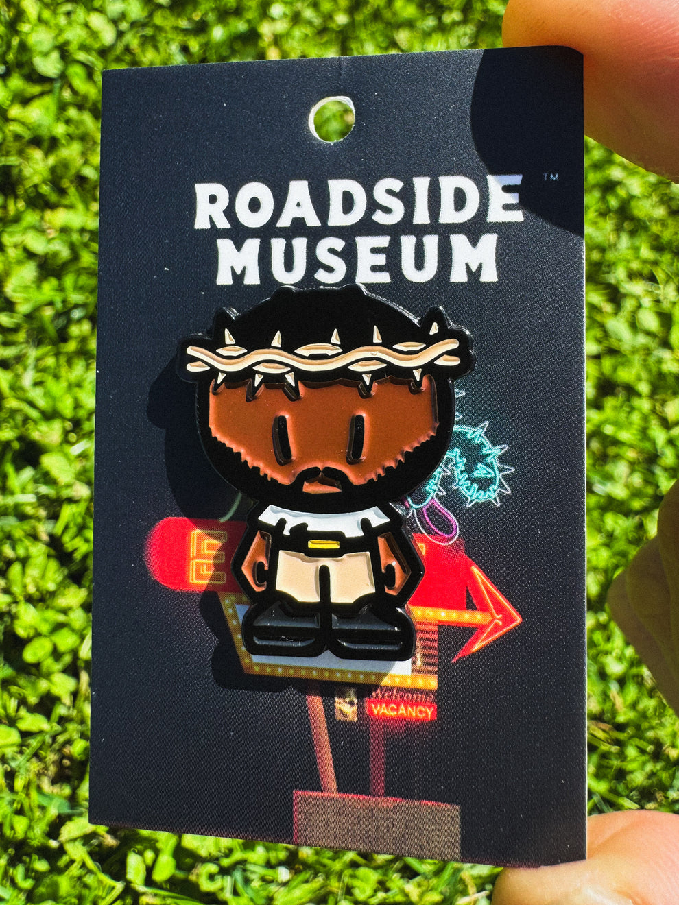 Mr Morale Enamel Pin – Roadside Museum